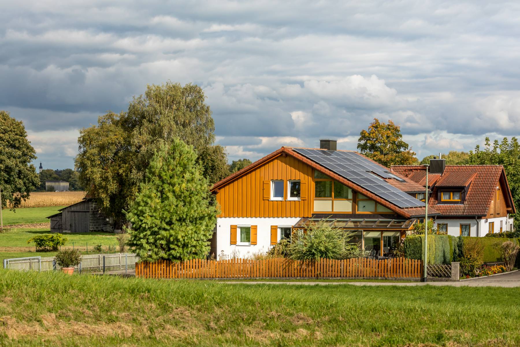 Energy Self-Sufficiency: Solar Electricity – Videos – Mother Earth News